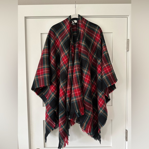 Tuckernuck | Sweaters | Tuckernuck David And Young Poncho | Poshmark